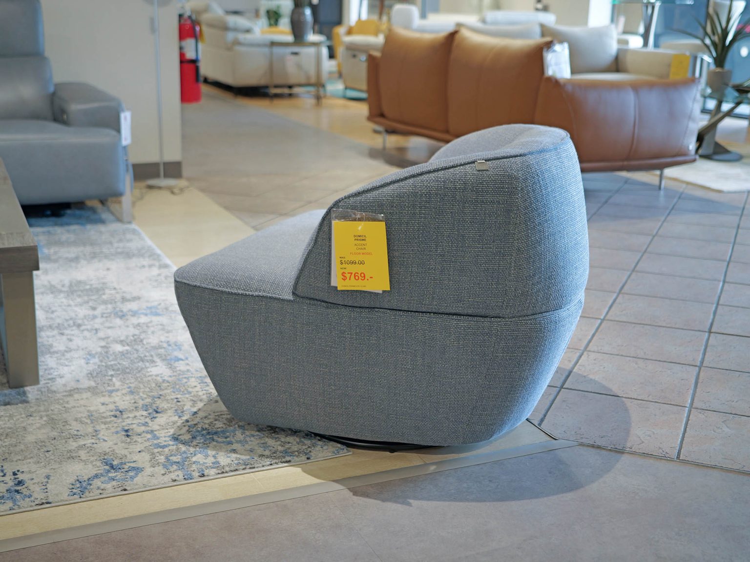 Prisme Swivel Chair – Floor Sample – BOVA Furniture