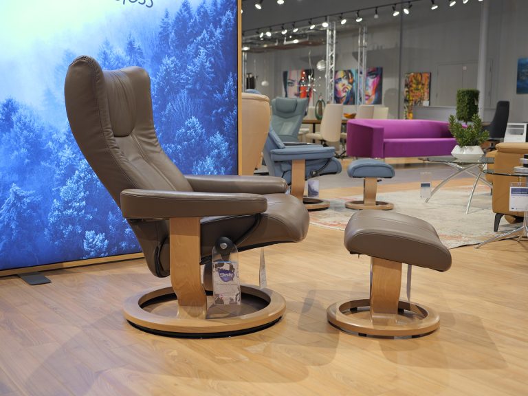 Stressless Wing Classic Medium Chestnut – Floor Sample – BOVA Furniture