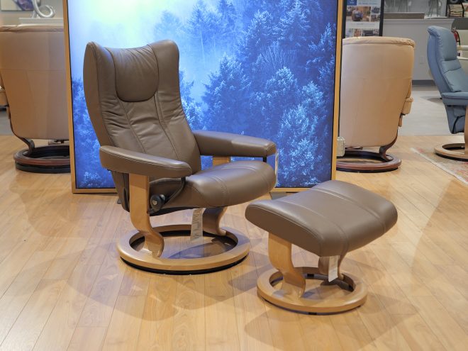 Stressless Wing Classic Small Chestnut – Floor Sample – BOVA Furniture
